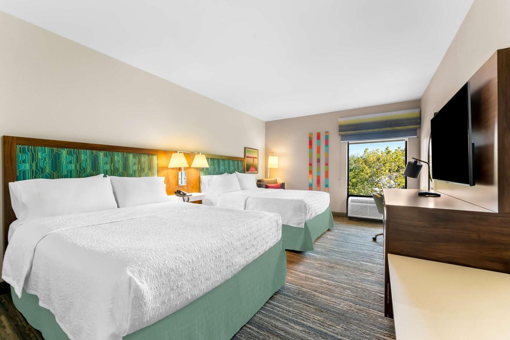 HAMPTON INN STROUDSBURG POCONOS | BEST RATES GUARANTEE | BOOK NOW